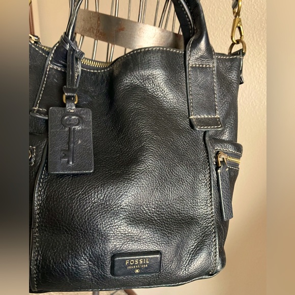 Fossil | Bags | Fossil Medium Satchel Black Leather Handledcrossbody ...